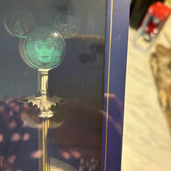 Disney | Accessories | Disney 5th Mickey The Main Attraction The ...